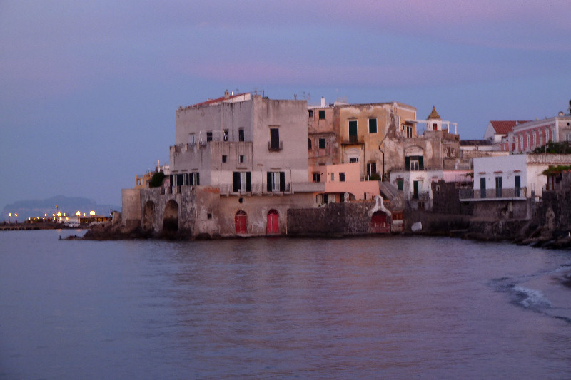 Foto di ISCHIA PONTE borgo dell'isola d'Ischia